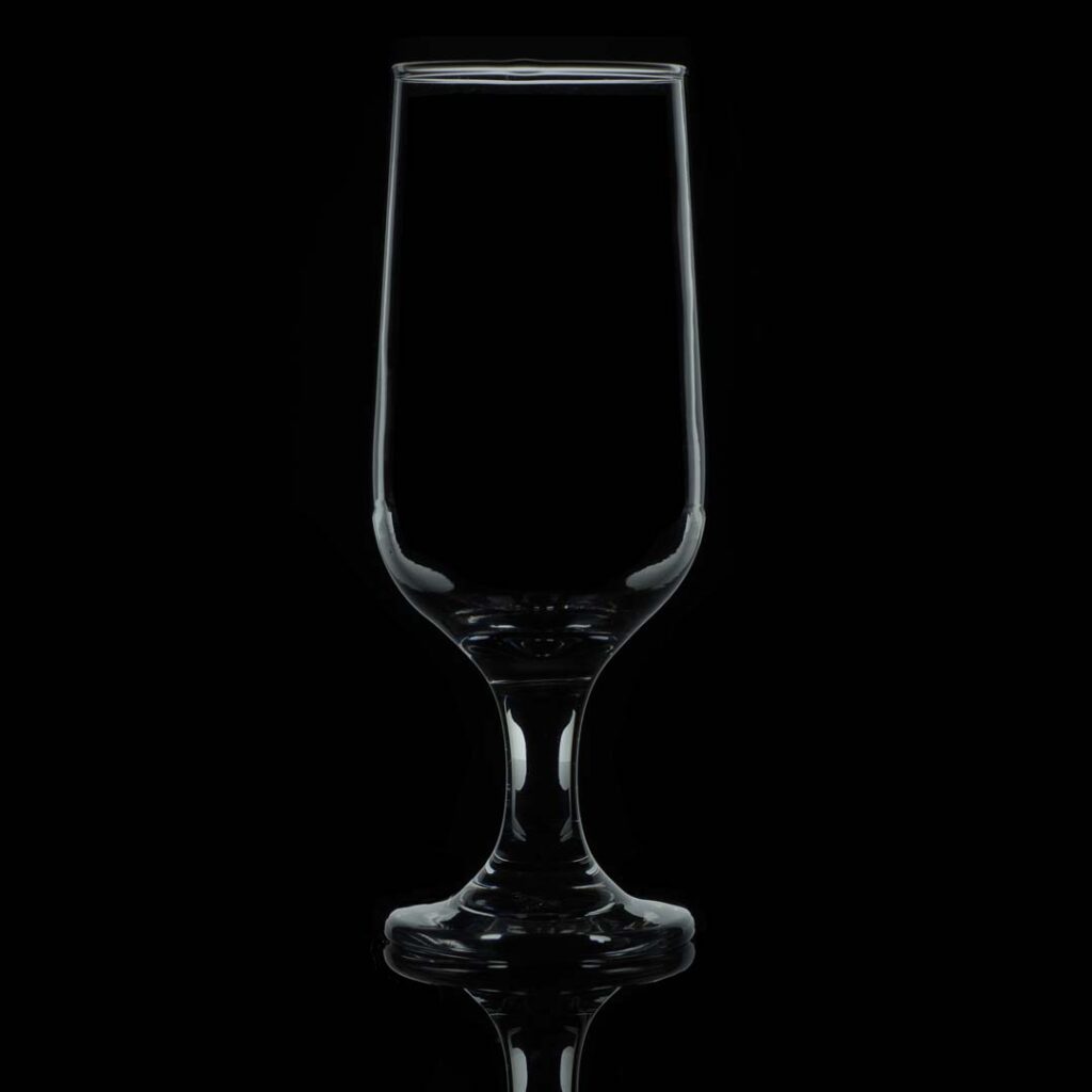 Footed Beer Glass 9 oz, Lead-Free & Dishwasher Safe